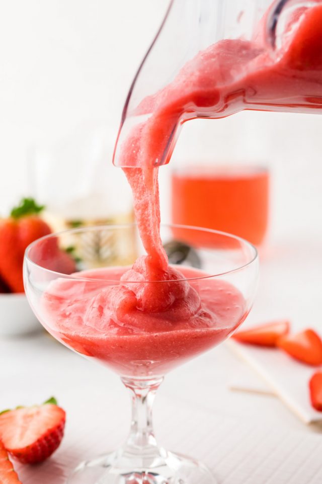 Frosé (Frozen Rosé Recipe) - Princess Pinky Girl