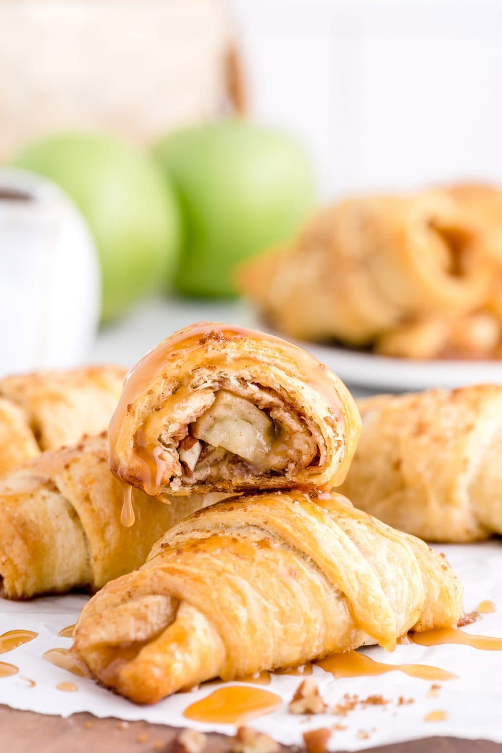 Easy Apple Pie Bites (with Crescent Rolls) - Princess Pinky Girl