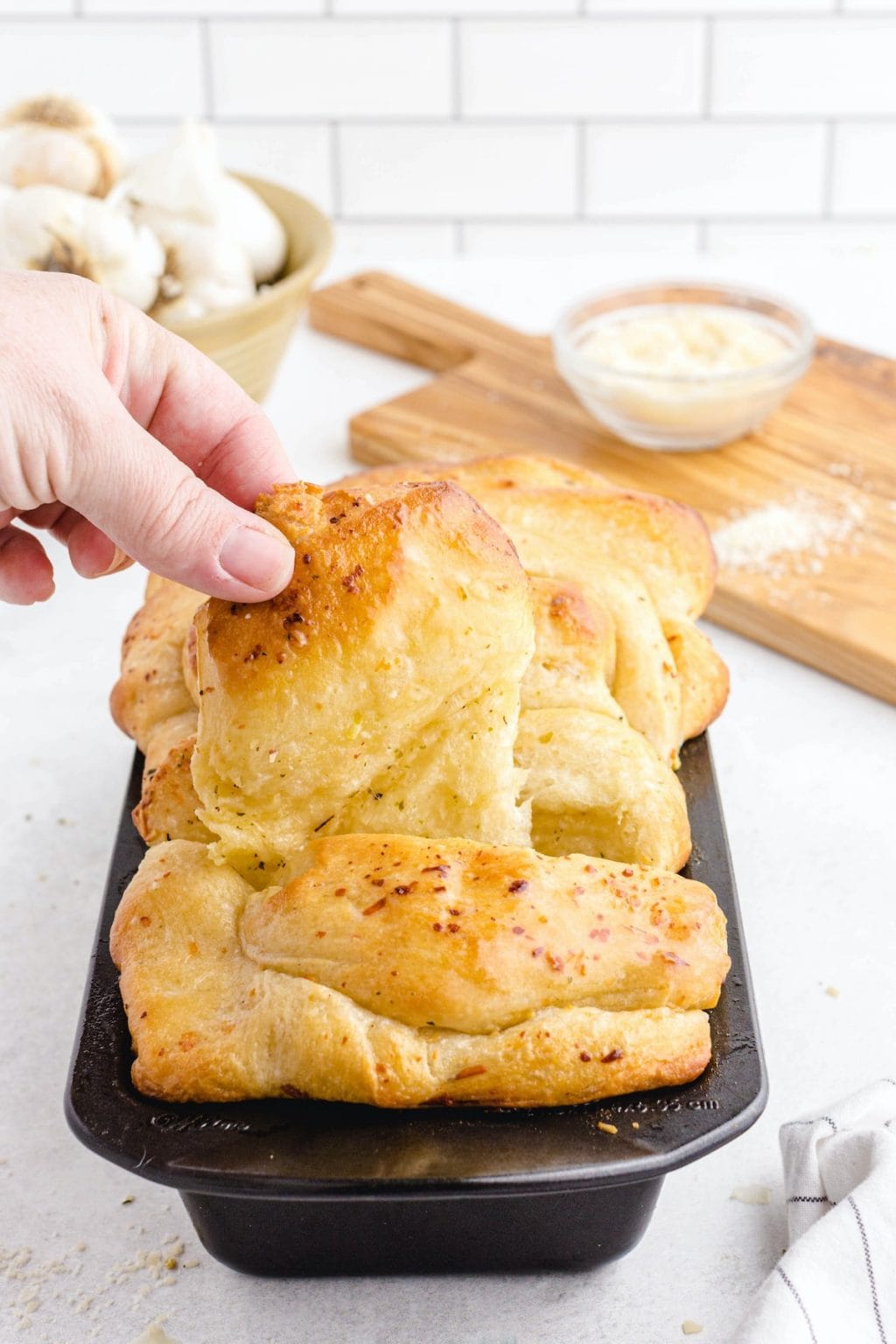 Cheesy Pull-Apart Garlic Bread (Share and Tear) - Princess Pinky Girl
