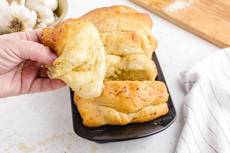 Cheesy Pull-Apart Garlic Bread (Share and Tear) - Princess Pinky Girl