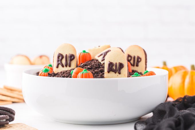 Graveyard Chocolate Cheesecake Dip (Halloween Dessert) - Princess Pinky ...
