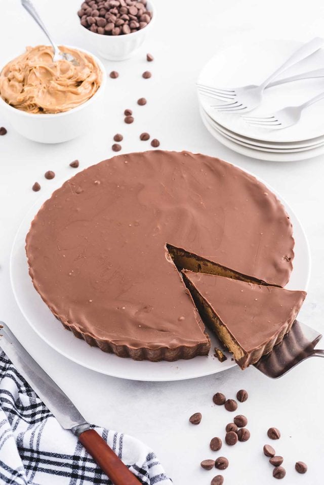 Reese's Peanut Butter Cup Pie - Princess Pinky Girl