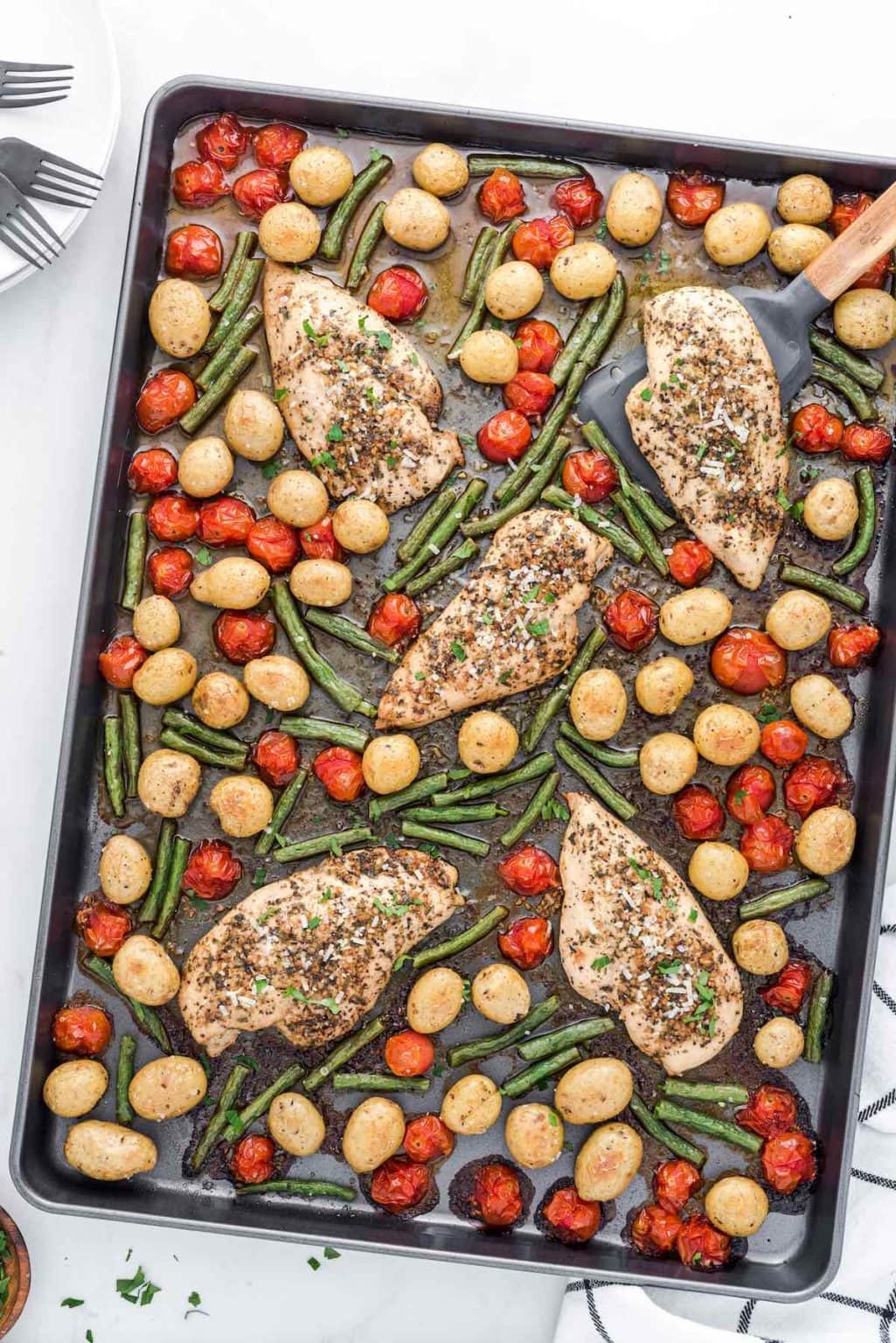 Chicken Sheet Pan Dinner with Italian Chicken, Green Beans and Potatoes ...