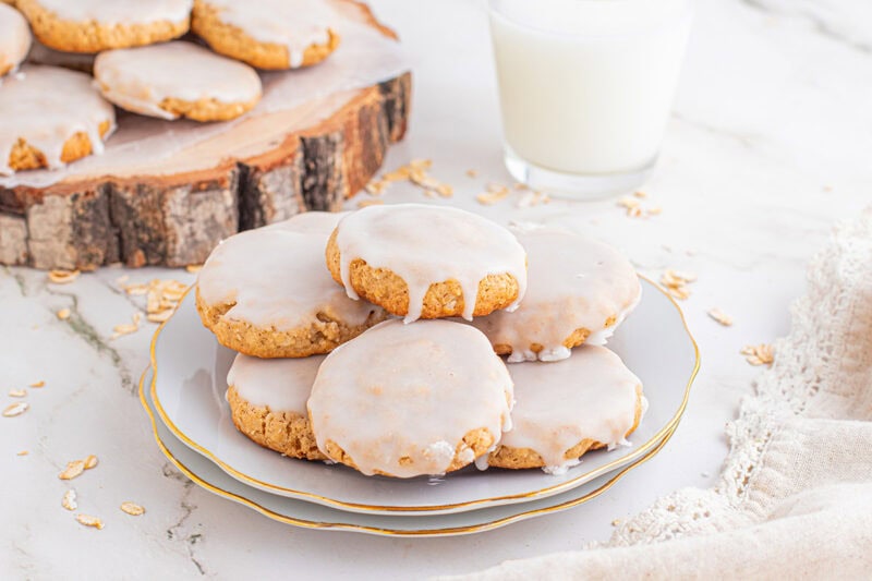 Iced Oatmeal Cookies - Princess Pinky Girl